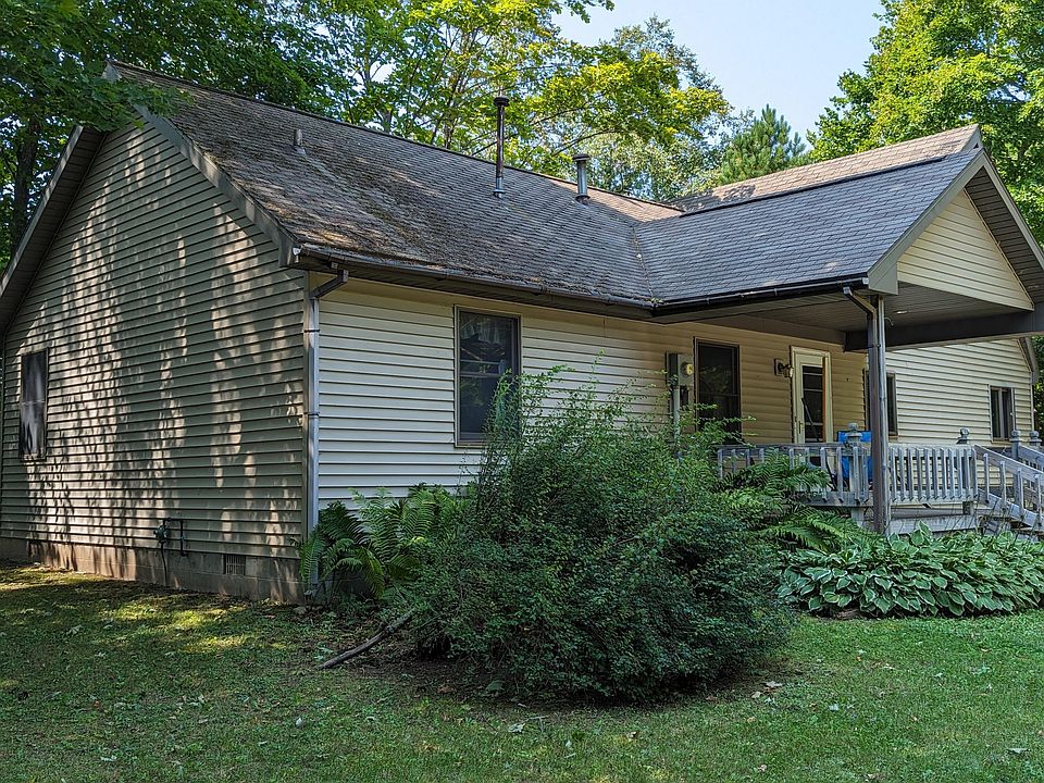 1572 N Smith Rd, Saint Ignace, MI 49781 | MLS #23-798 | Zillow