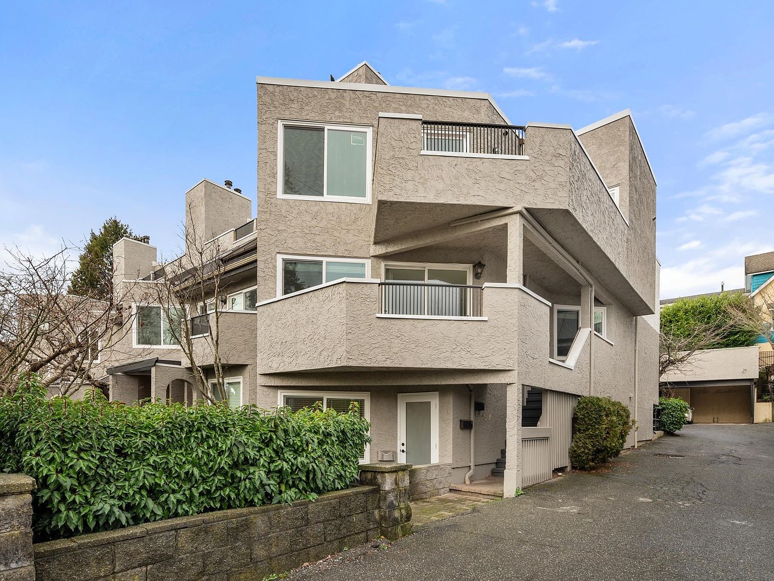 15971 Marine Dr #1, White Rock, BC V4B 1G1 | MLS #R2865959 | Zillow