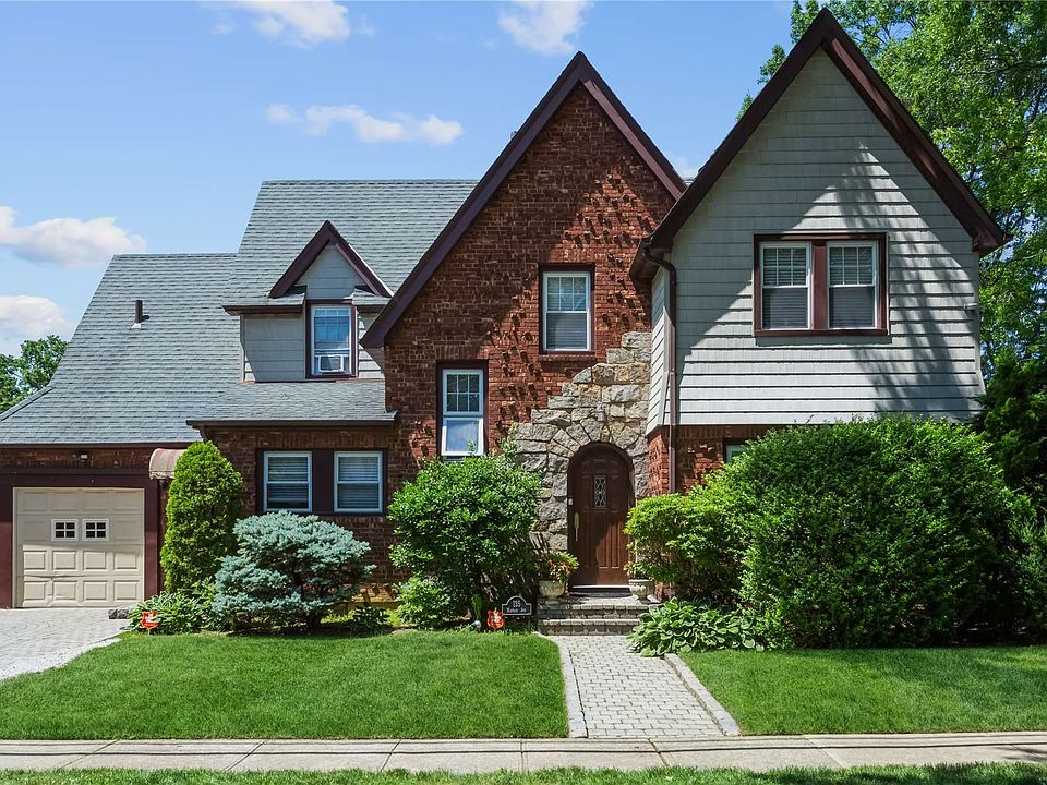 135 Mayfair Ave, Floral Park, NY 11001 | MLS #3410099 | Zillow