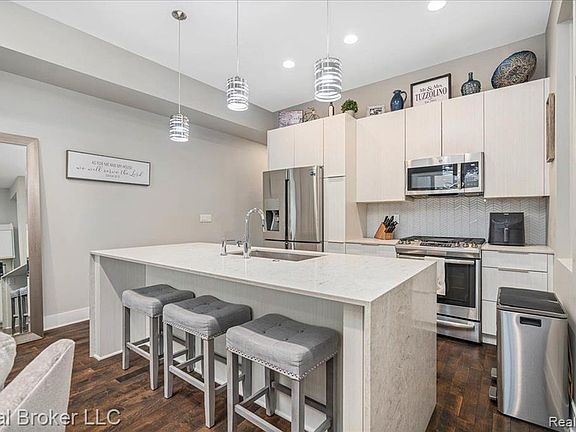2648 John R St, Detroit, MI 48201 | MLS #20230041936 | Zillow
