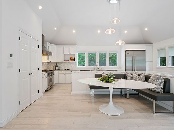 141 Middle Pond Rd, Southampton, NY 11968 | Zillow