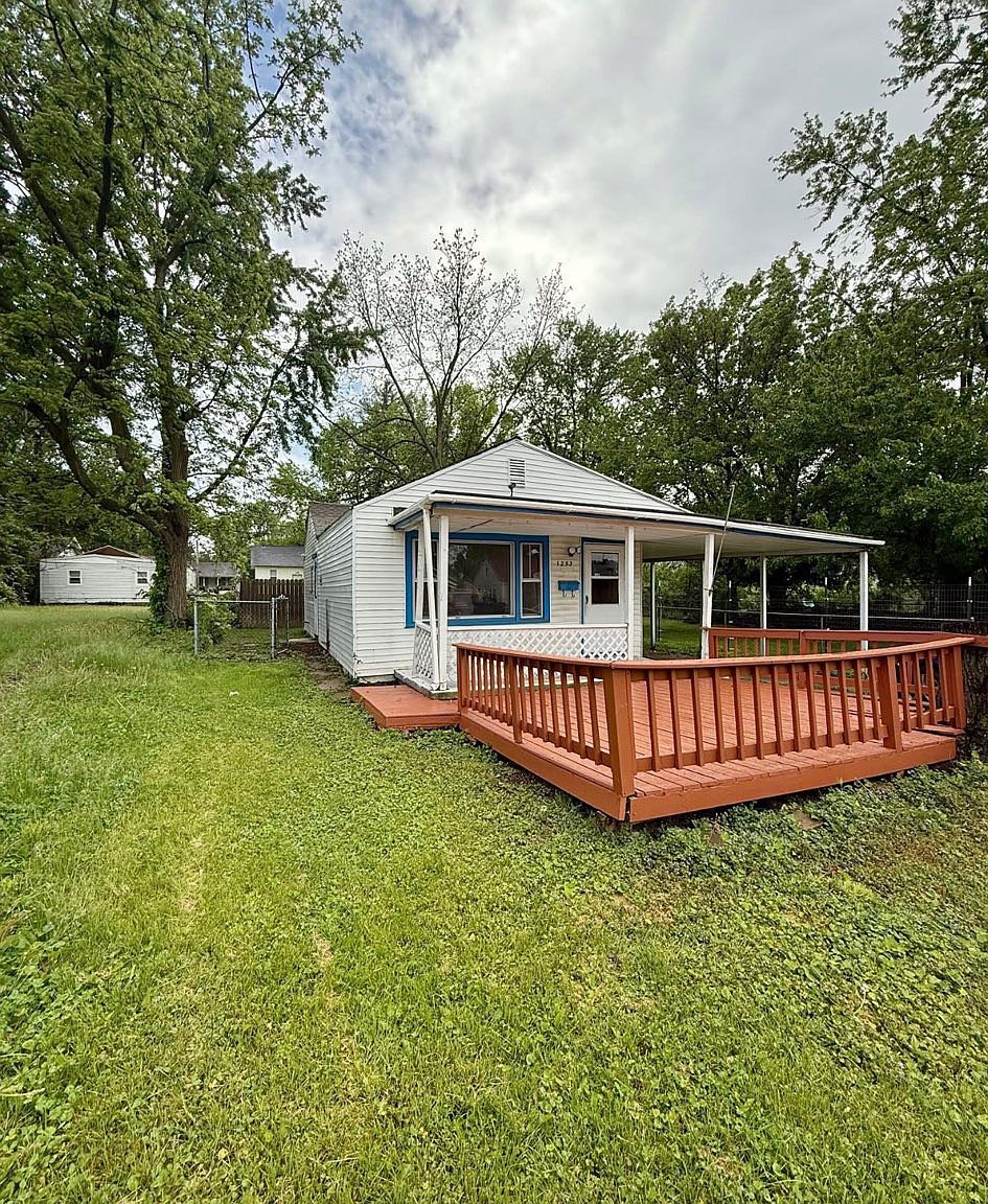 1253 E Lawrence St, Decatur, IL 62521 | Zillow