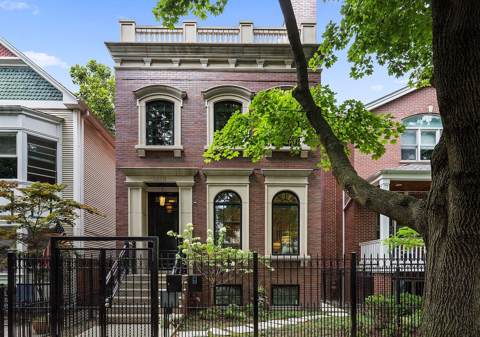 1218 W Fletcher St, Chicago, IL 60657 | Zillow