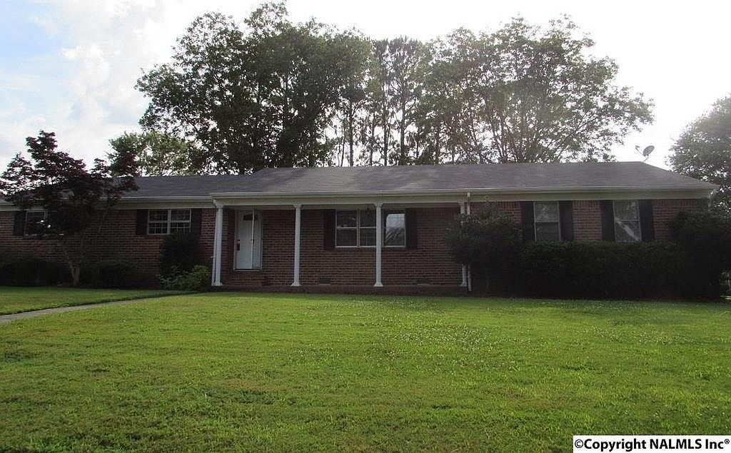 1501 Simmons Dr SW, Decatur, AL 35601 | Zillow