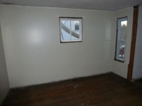 7 Howard St, Derry, NH 03038 | Zillow