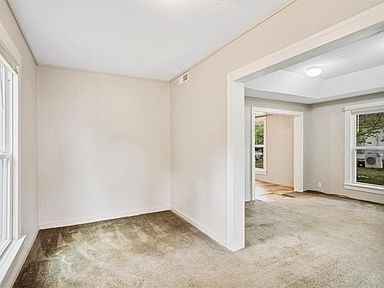 210 S Maple St, Ottawa, KS 66067 | Zillow