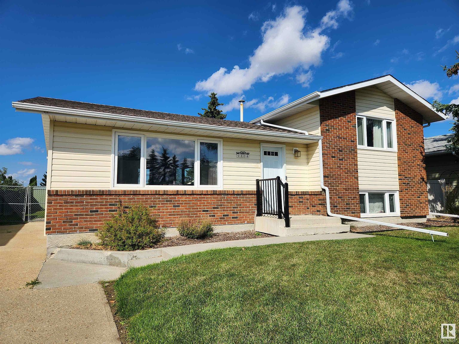 9404 98th Ave, Morinville, AB T8R 1J4 | Zillow