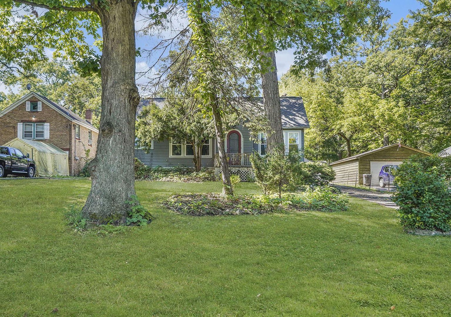 624 S Roselle Rd, Roselle, IL 60172 | Zillow