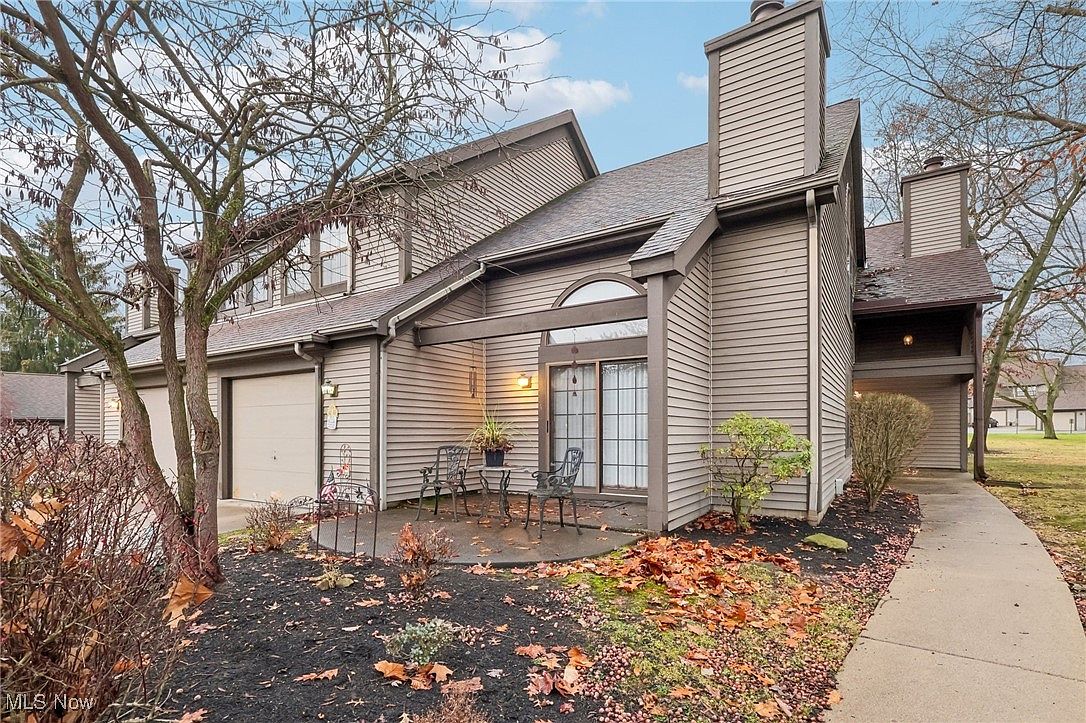 3831 Northwoods Ct NE UNIT 4, Warren, OH 44483 | Zillow