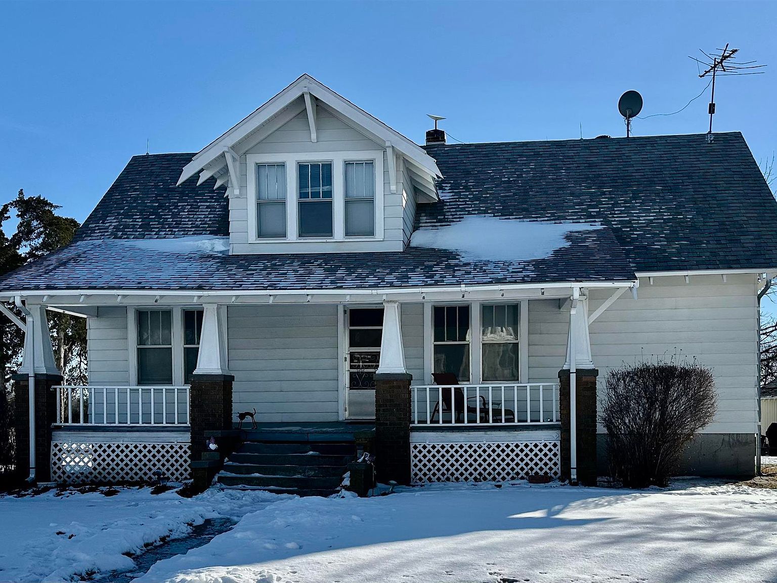 140 Saxman St, Sterling, KS 67579 | MLS #51928 | Zillow