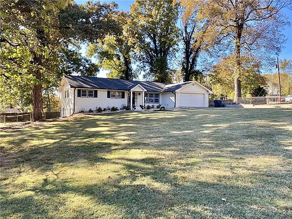 497 Dicks Ct Lilburn Ga 30047 Mls 7301322 Zillow