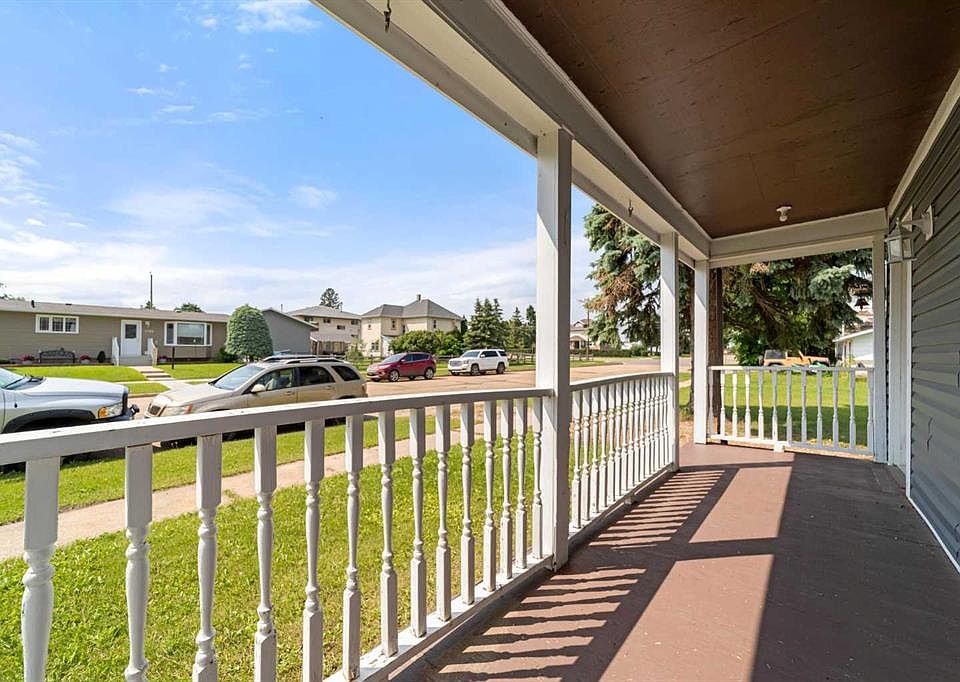 4925 W 54th St, Killam, AB T0B 2L0 | MLS #A2325552 | Zillow