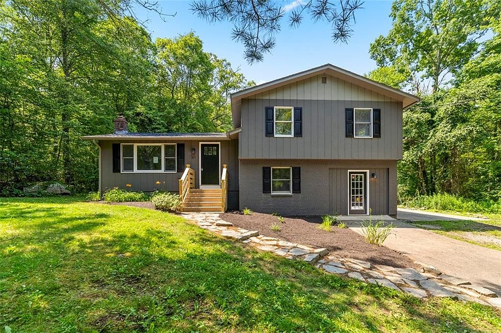 671 Main St, Hope Valley, RI 02832 | Zillow