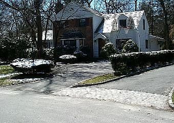 48 Wickham Rd, Roslyn Heights, NY 11577 | Zillow