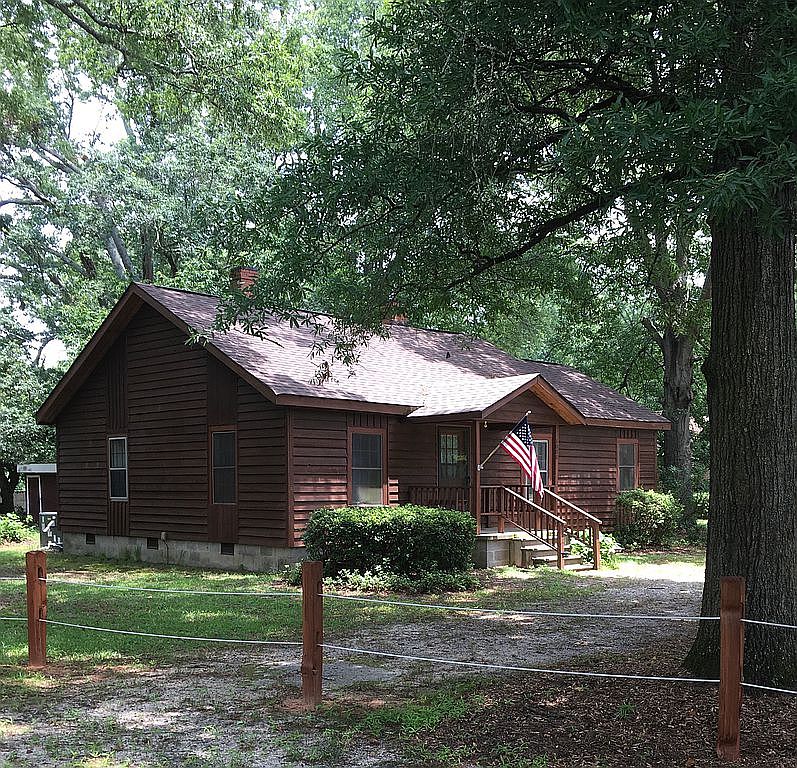 1008 W Main St, Ridge Spring, SC 29129 | Zillow