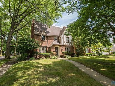 2256 Pemberton Dr, Toledo, OH 43606 | Zillow