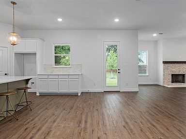 8956 Armstrong Ct, Benbrook, TX 76126 | Zillow