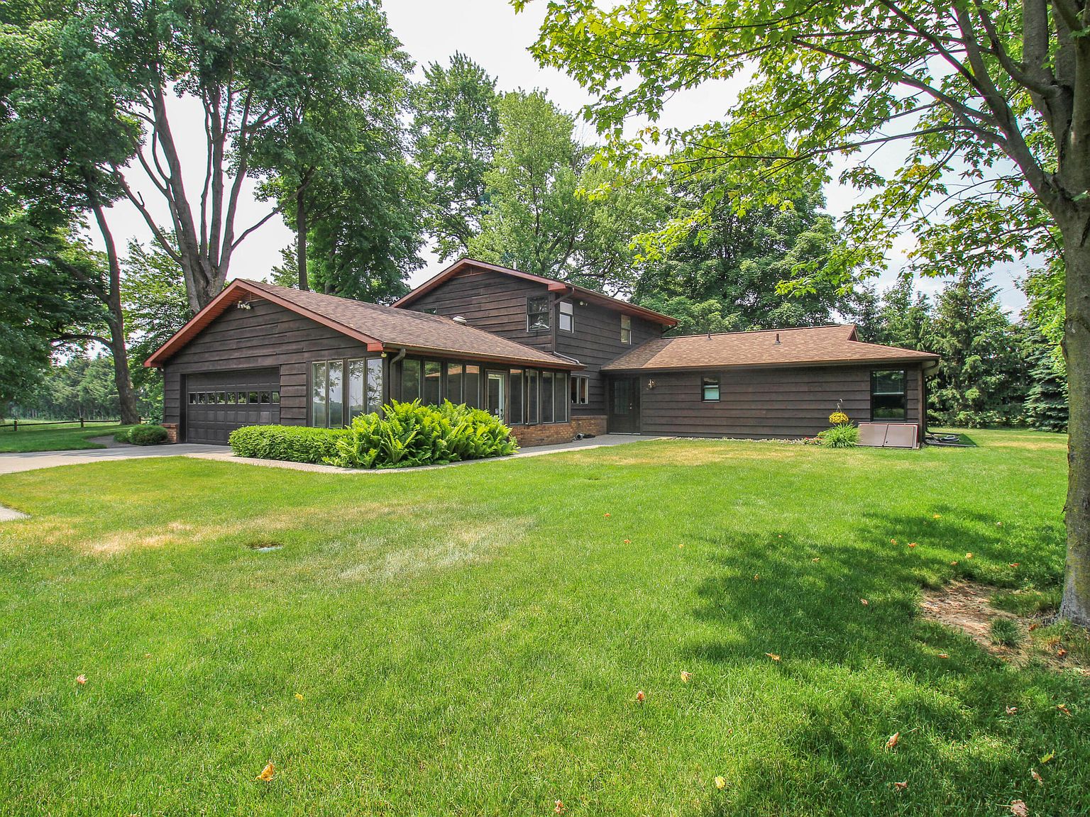 17514 Moorepark Rd, Three Rivers, MI 49093 | MLS #23019753 | Zillow