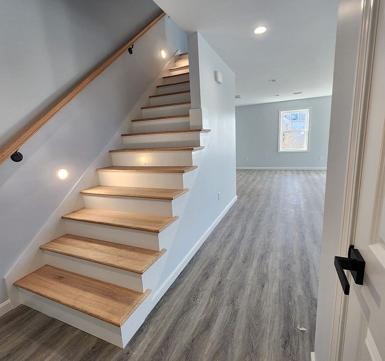 Giovanni Estates - 206 Durfee St Fall River MA | Zillow