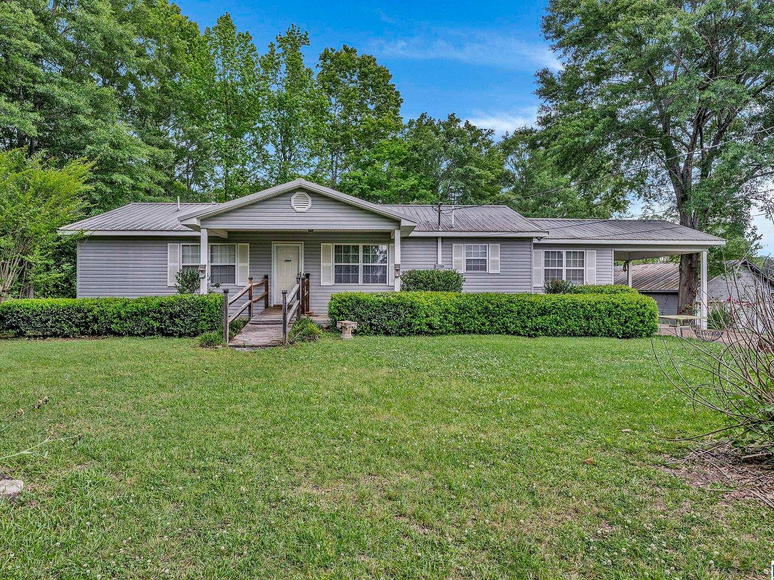 707 Autumn Dr, Vincent, AL 35178 | Zillow