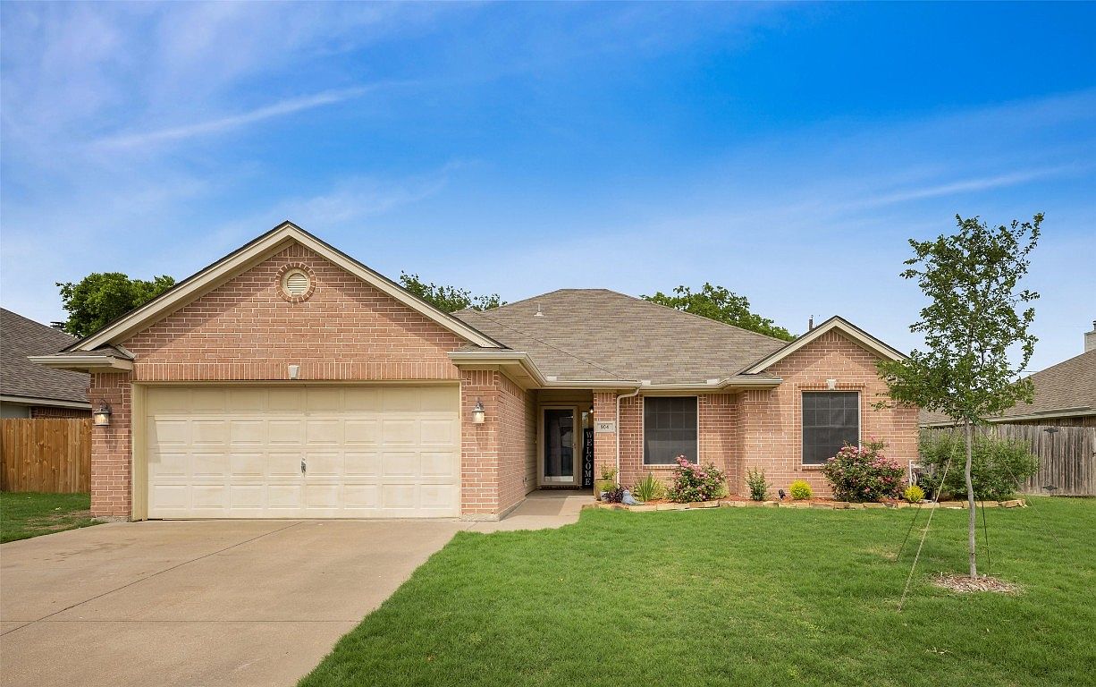 904 Heberle Dr, Burleson, TX 76028 | Zillow