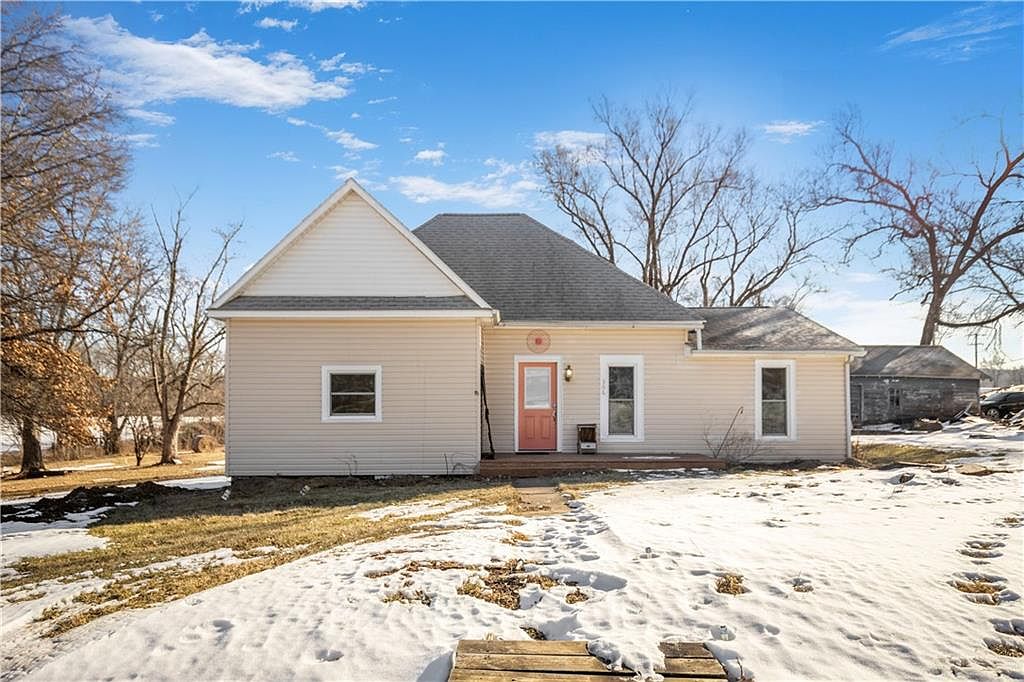 306 N 4th Ave, Laredo, MO 64652 | Zillow
