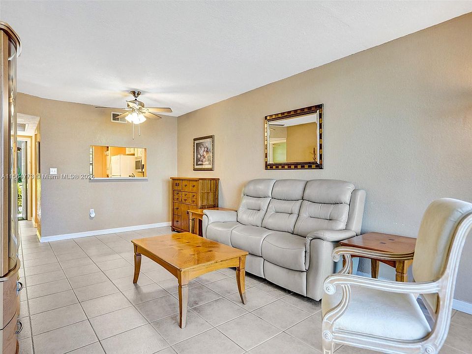 Colony Point - 1100 Colony Point Cir Hollywood FL | Zillow