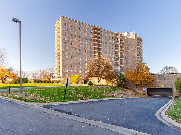7141 N Kedzie Ave APT 1402, Chicago, IL 60645 | Zillow