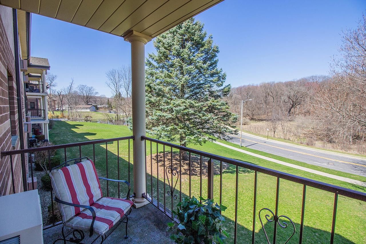 530 North Silverbrook DRIVE #227, West Bend, WI 53090 | Zillow