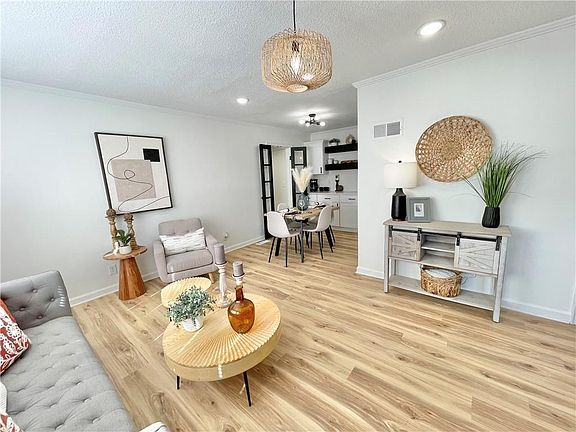 3911 Crestview Rd, Independence, MO 64052 | Zillow