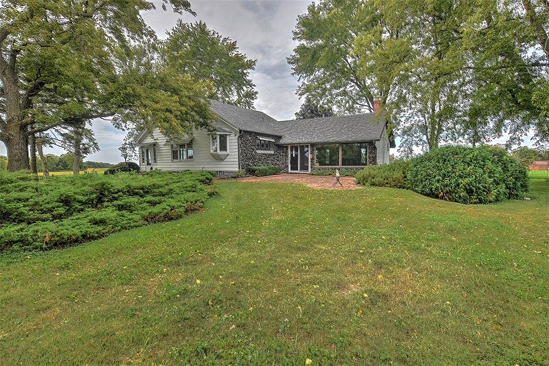 6249 S Boody Rd, Boody, IL 62514 | Zillow