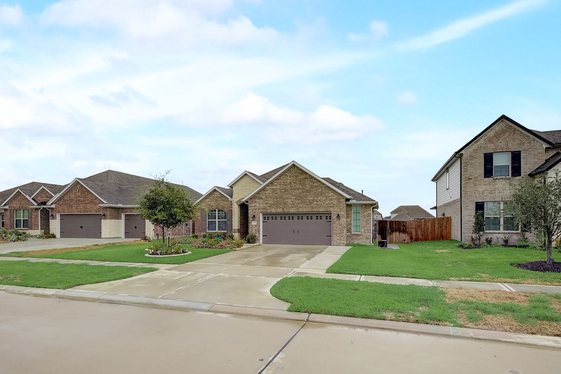 18918 Lynnwood Crest Dr, Manvel, TX 77578 | MLS #37449745 | Zillow