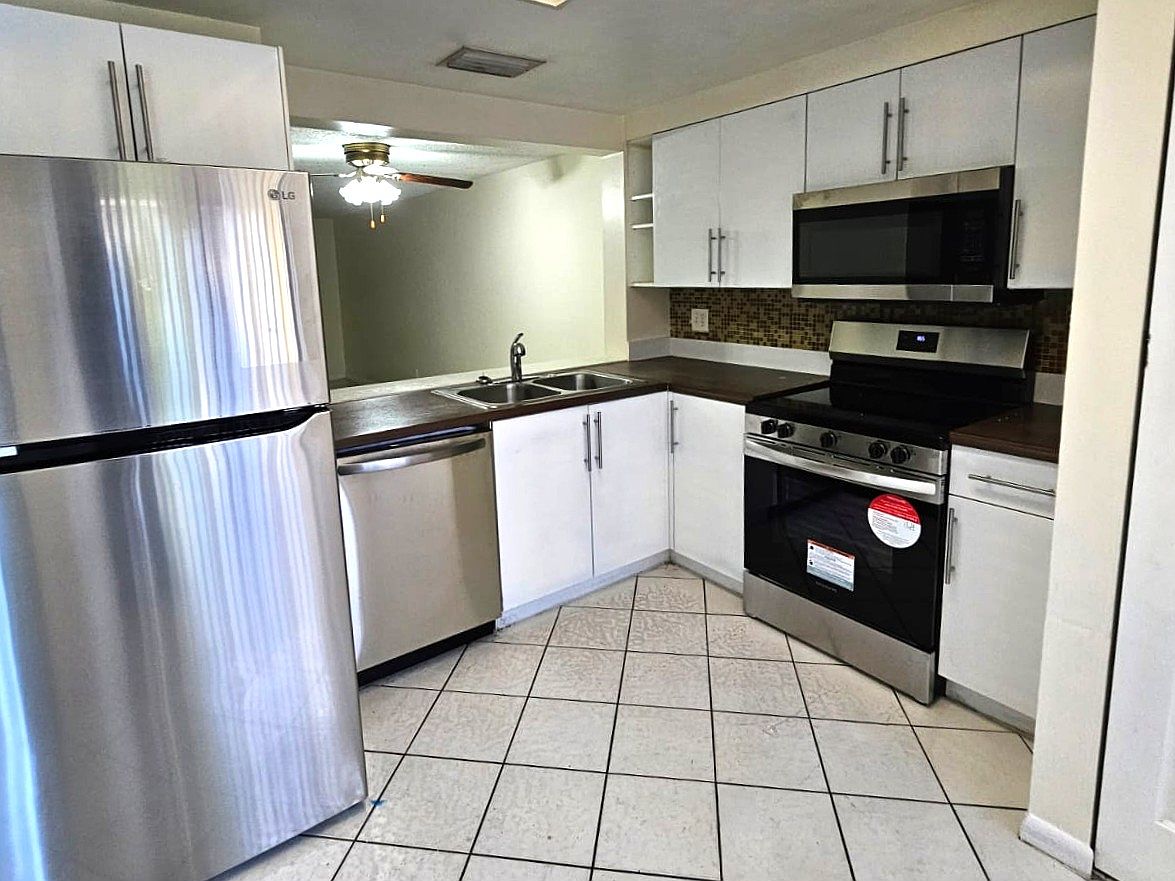 8819 Springtree Lakes Dr, Fort Lauderdale, FL 33351 | Zillow