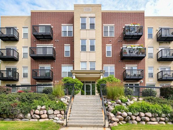 Milwaukee WI Condos & Apartments For Sale - 83 Listings | Zillow