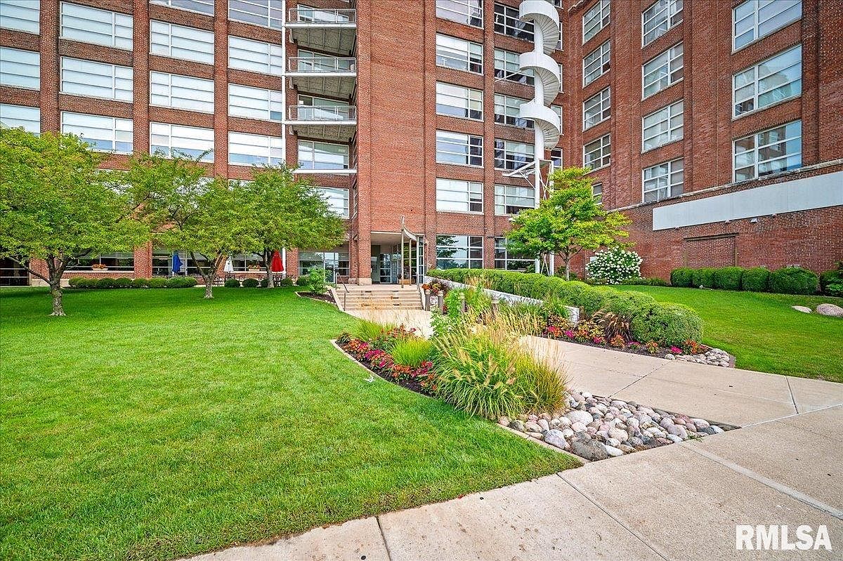 401 SW Water St UNIT 404, Peoria, IL 61602 | Zillow