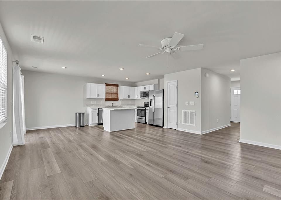 290 Utica Bend Ct, Seneca, SC 29678 | Zillow