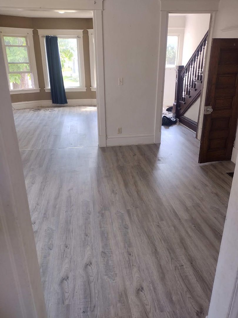 213 Clay St, Waterloo, IA 50703 | Zillow