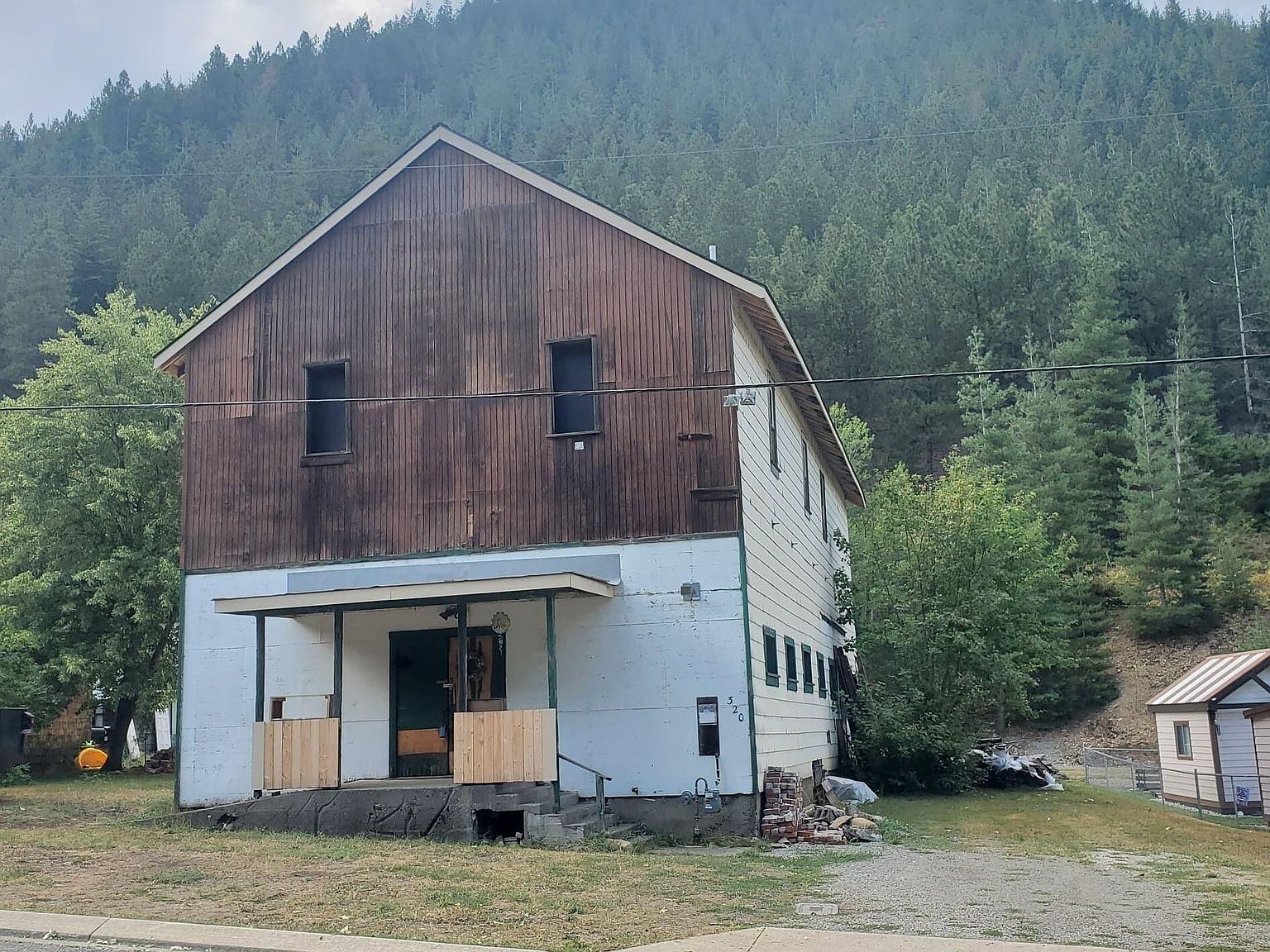 320 Main St, Wardner, ID 83837 | Zillow