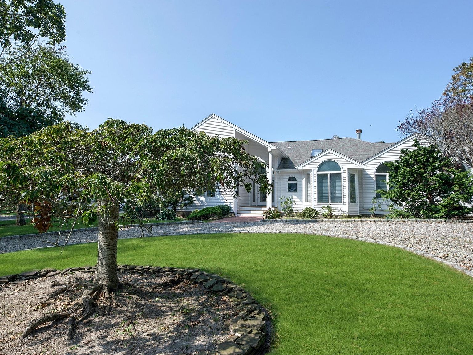 2 Canal Way Hampton Bays Ny 11946 Zillow