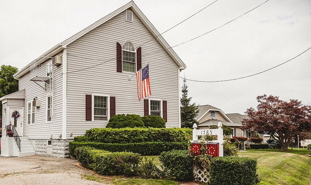1785 Stafford Rd, Fall River, MA 02721 | Zillow
