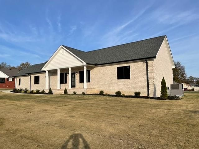 607 Volunteer Dr, Paris, TN 38242 | Zillow