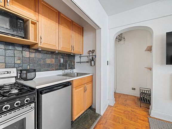 140 E 40th St APT 3J, New York, NY 10016 | Zillow