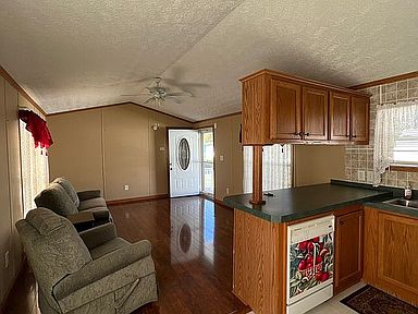 124 Candlelight Dr, Ruffs Dale, PA 15679 | Zillow