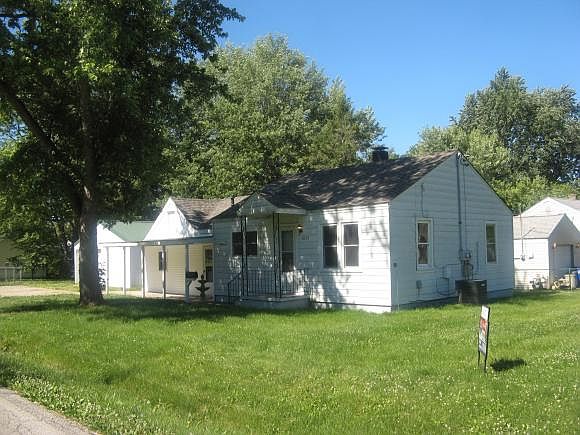 1875 N Dennis Ave, Decatur, IL 62526 | Zillow