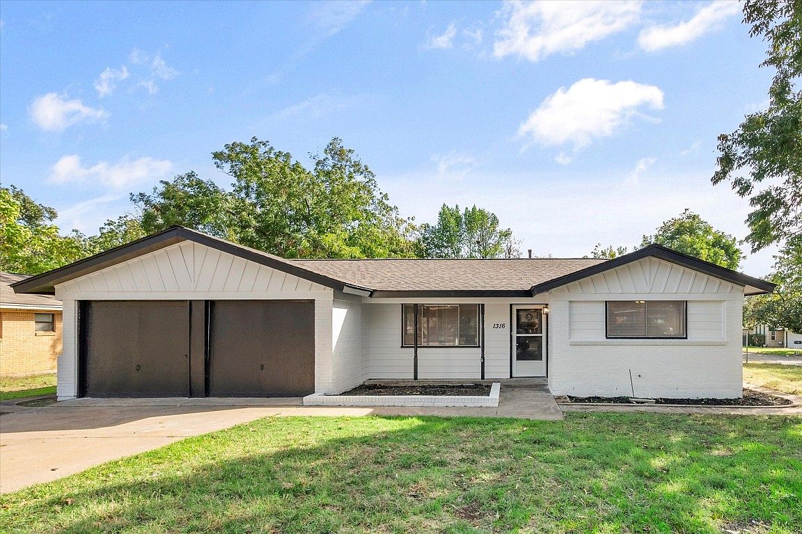 1316 Harrison Ln, Hurst, TX 76053 | Zillow