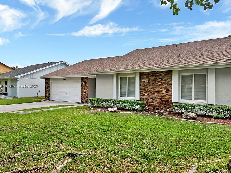 4867 SW 147th Pl, Miami, FL 33185 | Zillow