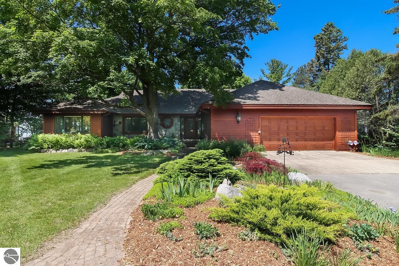 11492 SE Torch Lake Dr, Alden, MI 49612 | Zillow