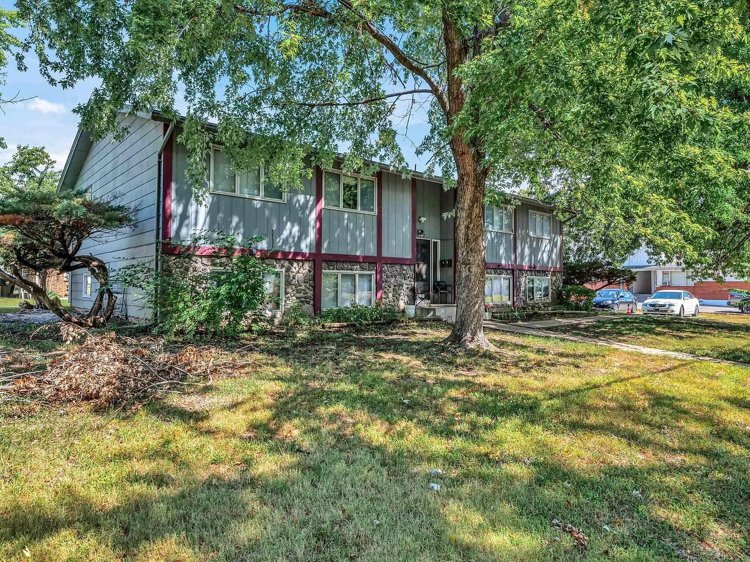 1192 SW Hillsdale St, Topeka, KS 66604 | MLS #230985 | Zillow