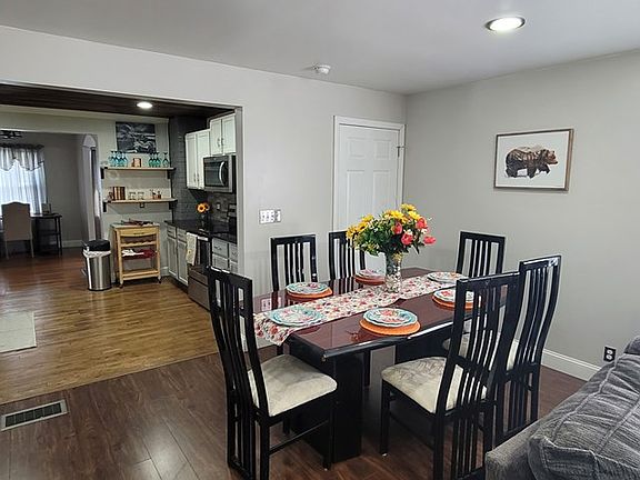 29100 Jeb Stuart Hwy, Damascus, VA 24236 | MLS #87605 | Zillow