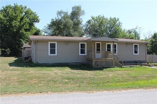 103 E Main Ave, Fontana, KS 66026 | Zillow